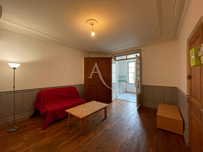 Appartement à louer - Fontenay-le-Comte, Centre-ville, Les Loges, La Pommeraie, La Sablière - 1 pièce