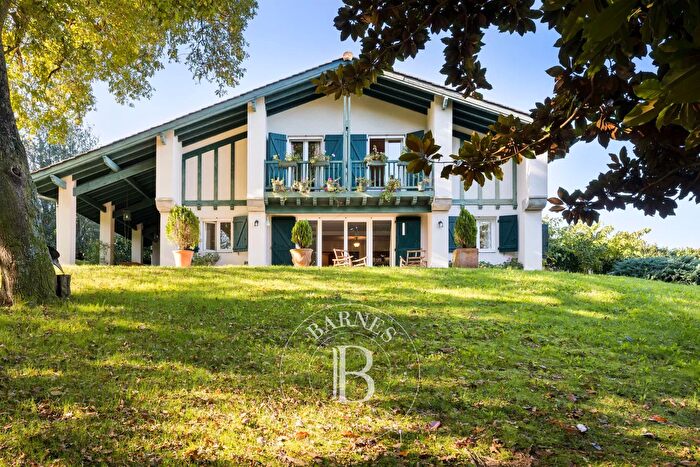 Maison à vendre - Urrugne - 7 pièces - 5 chambres