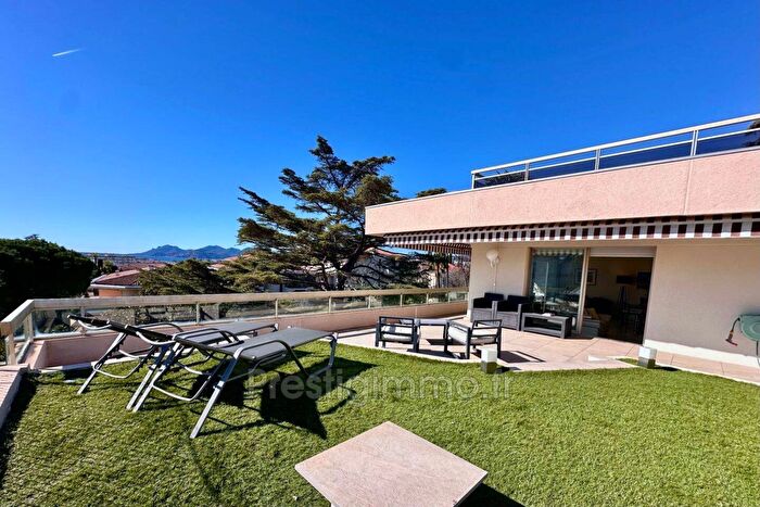 Appartement à louer - Cannes - 3 pièces - 2 chambres