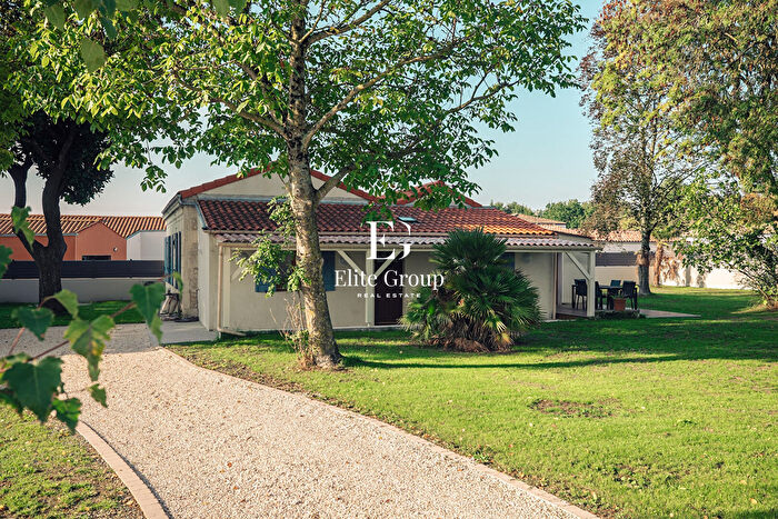 Maison à vendre - Vergeroux - 4 pièces - 3 chambres