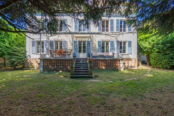 Maison à vendre - Mandres-les-Roses - 10 pièces - 7 chambres