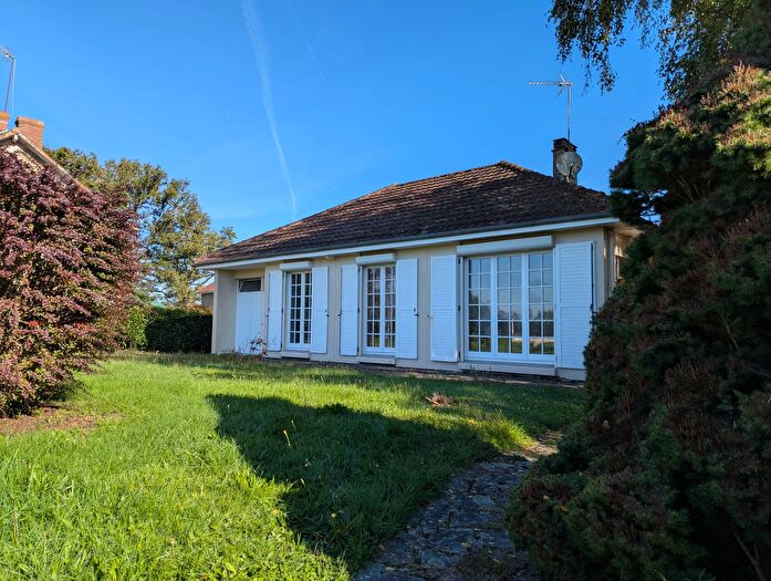 Maison à vendre - Azat-le-Ris - 5 pièces - 2 chambres