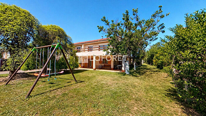 Maison à vendre - Saint-Priest, Revaison - 6 pièces - 5 chambres