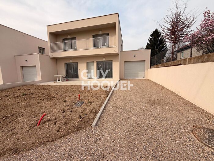 Maison à vendre - Saint-André-le-Gaz - 5 pièces - 4 chambres