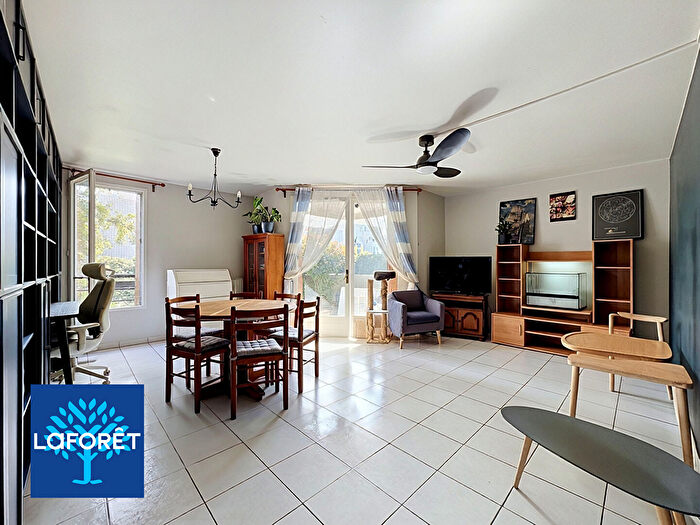 Appartement 2 pièces à Évry, Les Aunettes, à vendre