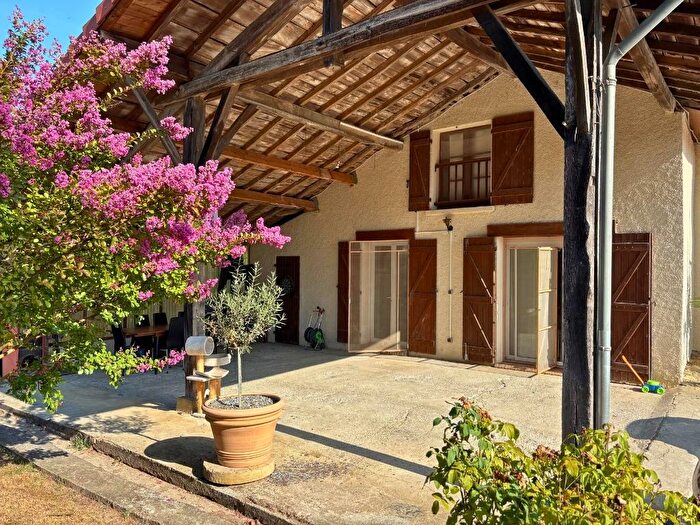 Maison à vendre - Riolas - 10 pièces - 5 chambres