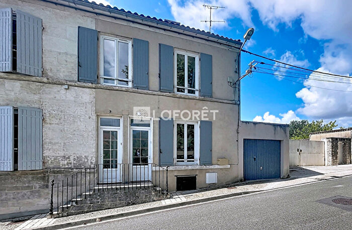 Maison 5 pièces à louer à Jarnac