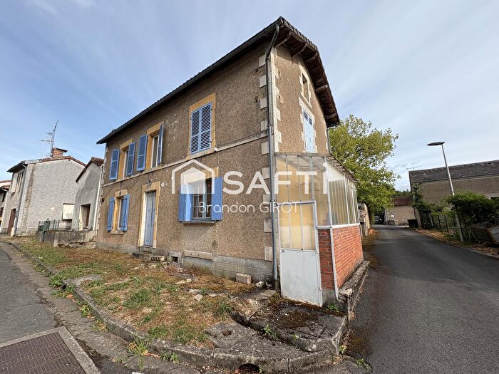 Maison à vendre - Moussac - 3 pièces - 2 chambres