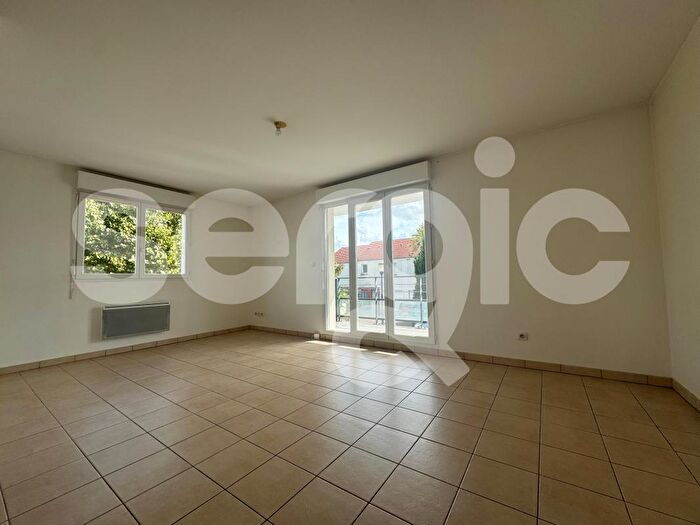 Appartement à louer - Orléans, Saint-Marc, Faubourg Bourgogne - 3 pièces - 2 chambres