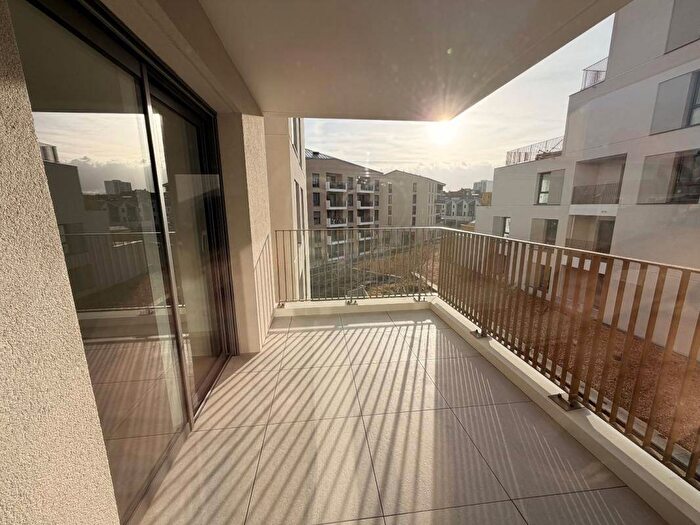 Appartement à louer - Le Centre-Centre Ville, Roanne - 4 pièces - 3 chambres