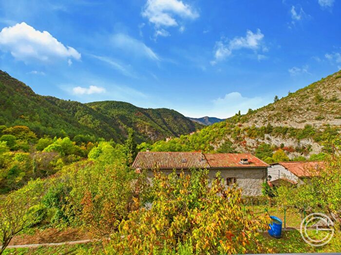 Maison à vendre - Lantosque - 4 pièces - 2 chambres