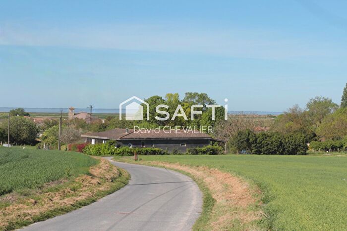 Saint-Romain-sur-Gironde - Maison 5 pièces à vendre