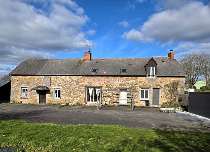 Maison à vendre - Saint-Rémy-du-Plain - 6 pièces - 4 chambres