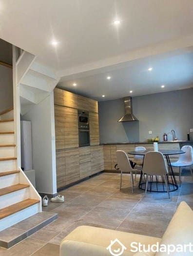 Centre, Neuilly-Plaisance : Appartement 1 pièce à louer