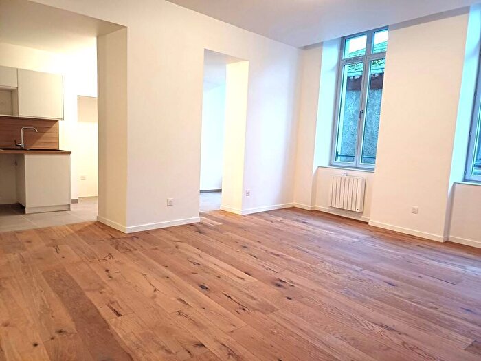 Appartement à louer - Centre Ville, Chambéry - 2 pièces - 1 chambre