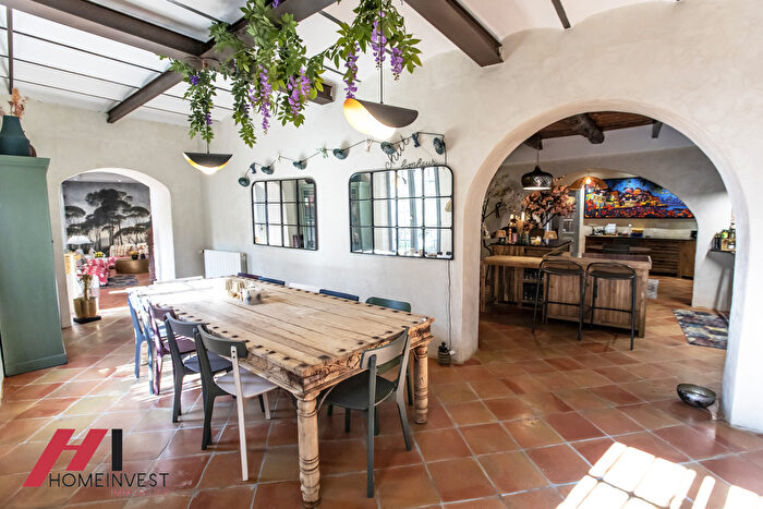 Maison à vendre - Le Beausset - 6 pièces - 5 chambres