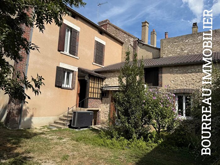 Maison 6 pièces à Laroche-Saint-Cydroine, à vendre