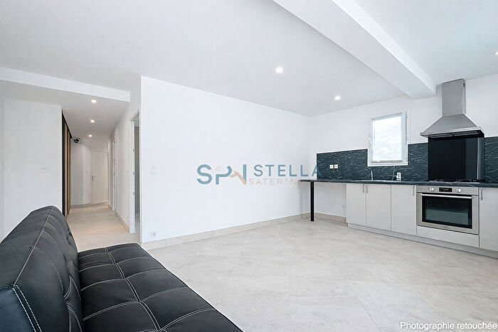 Appartement à louer - Alata - 3 pièces - 2 chambres