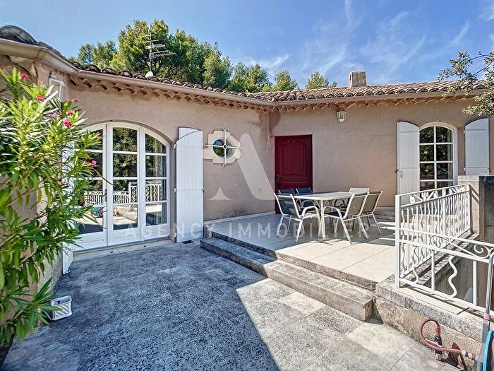 Maison à vendre - Noves - 5 pièces - 4 chambres