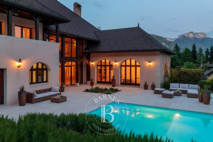 Maison à vendre - Sevrier, Sévrier - 10 pièces - 4 chambres