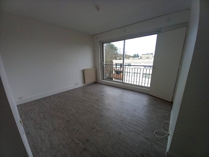 Appartement à louer - Seignelay, Châtenay-Malabry - 1 pièce