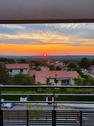 Appartement à vendre - Jons - 4 pièces - 3 chambres