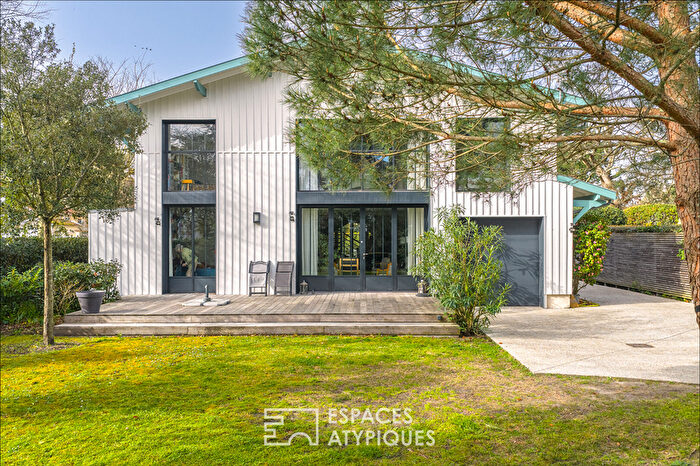 Maison à vendre - Arcachon, Ville dHiver, Parc Mauresque - 7 pièces - 5 chambres