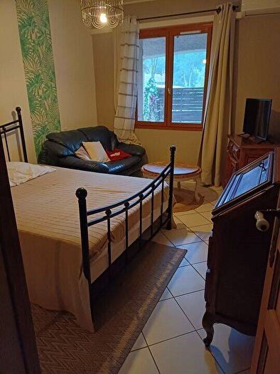 Appartement à louer - Solliès-Ville - 1 pièce