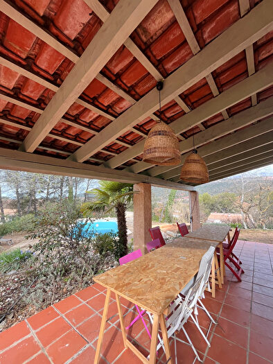 Maison à vendre - Châteauneuf-le-Rouge - 5 pièces - 4 chambres