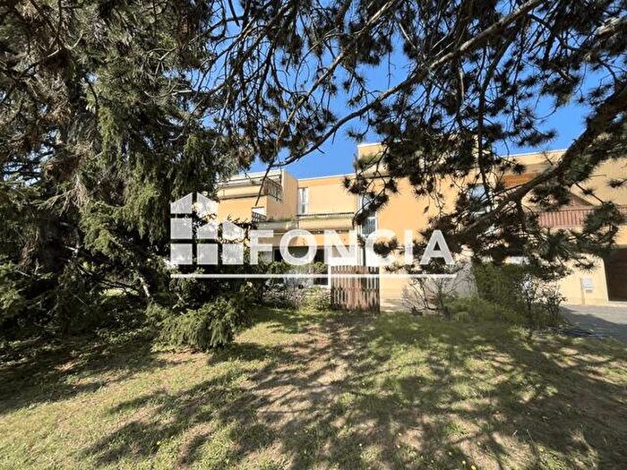 Appartement à louer - Centre Ville, Guilherand-Granges - 5 pièces - 3 chambres