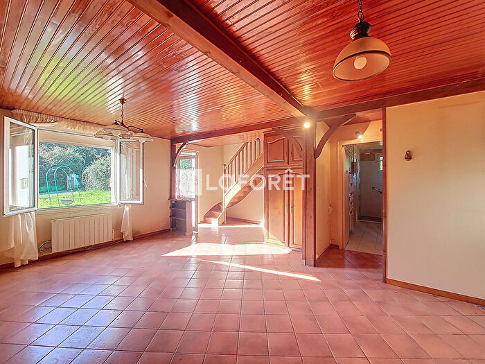 Ambon : Maison 6 pièces à vendre