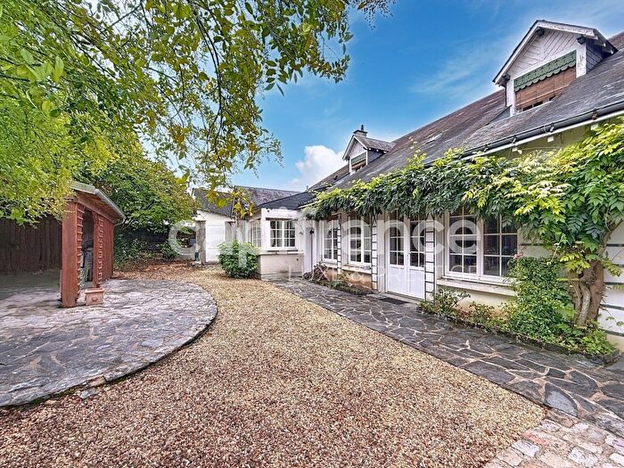 Maison à vendre - Vouvray - 9 pièces - 6 chambres