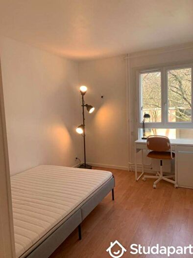 Descartes, Champs-sur-Marne : Appartement 1 pièce à louer