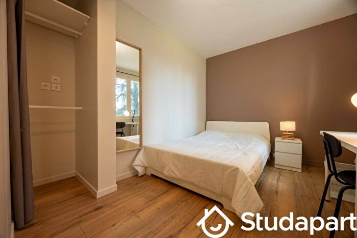 Appartement à louer - La Fauvette, Talence - 1 pièce - 4 chambres