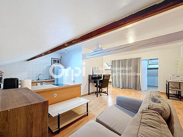 Appartement à louer - Peripherie, Faverges-Seythenex - 3 pièces - 2 chambres