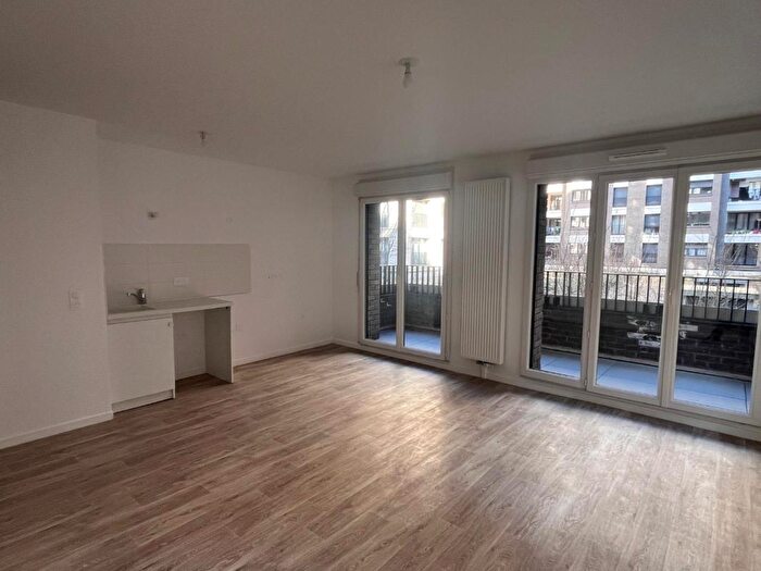 Appartement à louer - Bobigny, Centre-ville - 4 pièces - 3 chambres