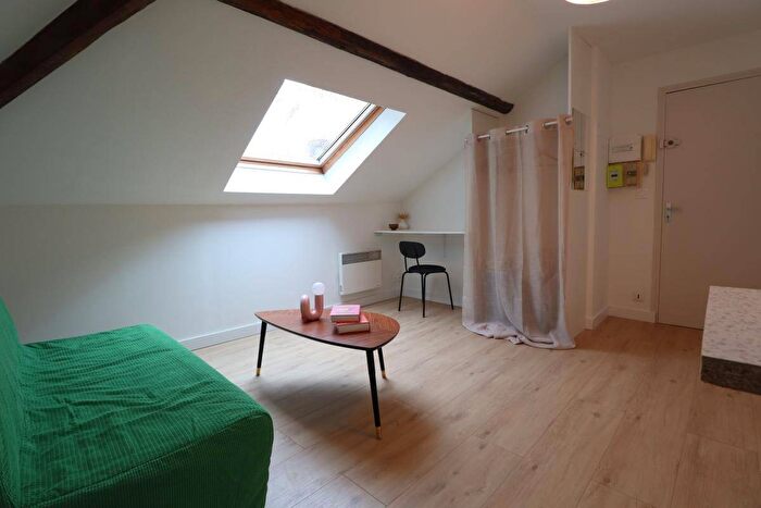 Appartement à louer - Clairmarais-Charles Arnould, Reims - 1 pièce