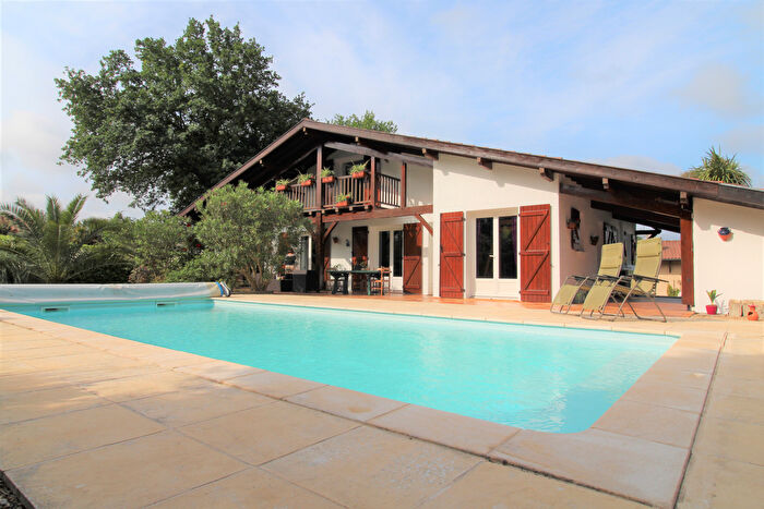 Maison à vendre - Saint-Vincent-de-Tyrosse - 6 pièces - 5 chambres