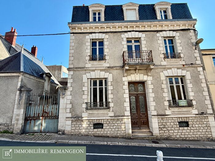Maison à vendre - Vierzon, Centre-ville - 7 pièces - 5 chambres