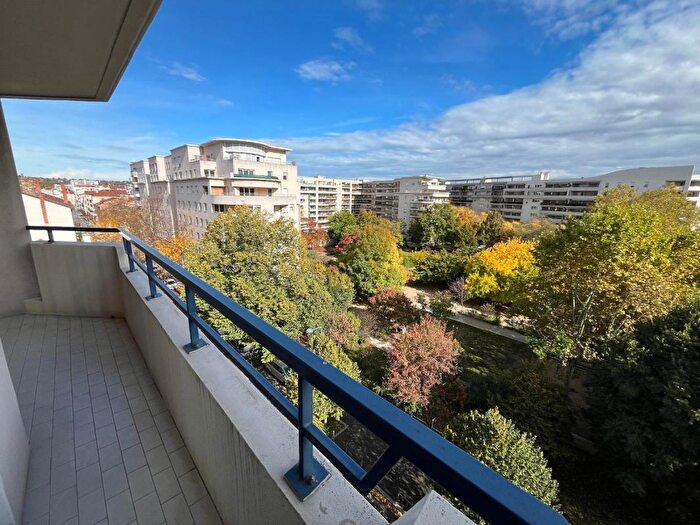 Appartement à louer - Villeurbanne, Charmettes - 3 pièces - 2 chambres