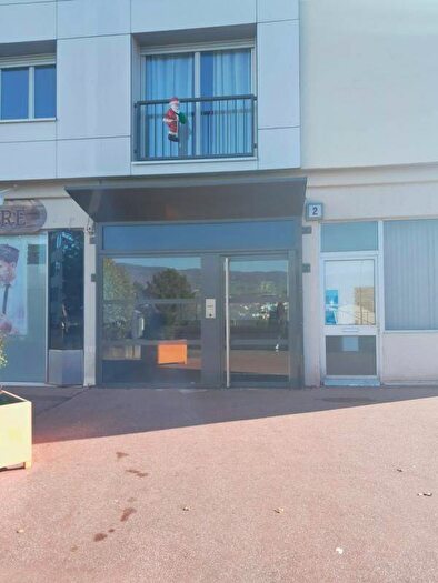 Appartement à louer - Fonsala, Saint-Chamond - 4 pièces - 3 chambres