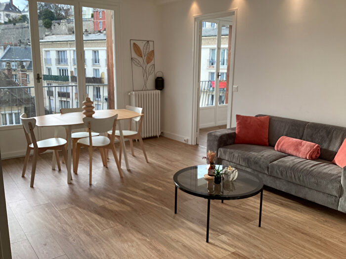 Appartement à louer - Pontoise, Centre-ville - 4 pièces - 3 chambres