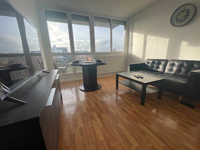 Croix Petit-Chenes d'Or, Cergy : Appartement 5 pièces à louer
