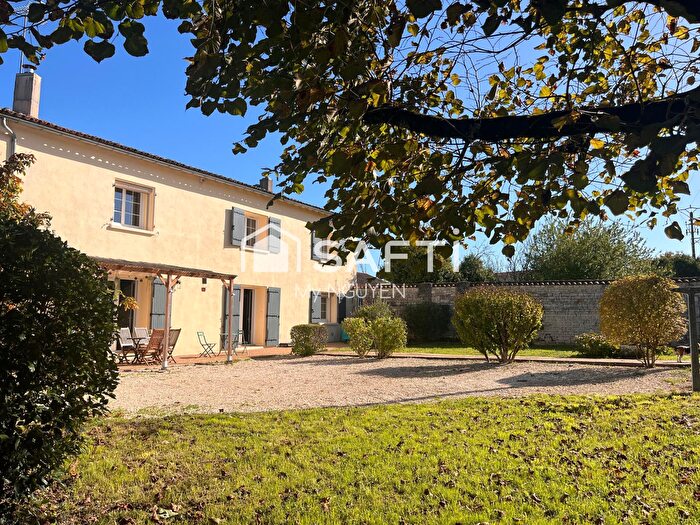 Maison à vendre - Jarnac - 5 pièces - 3 chambres