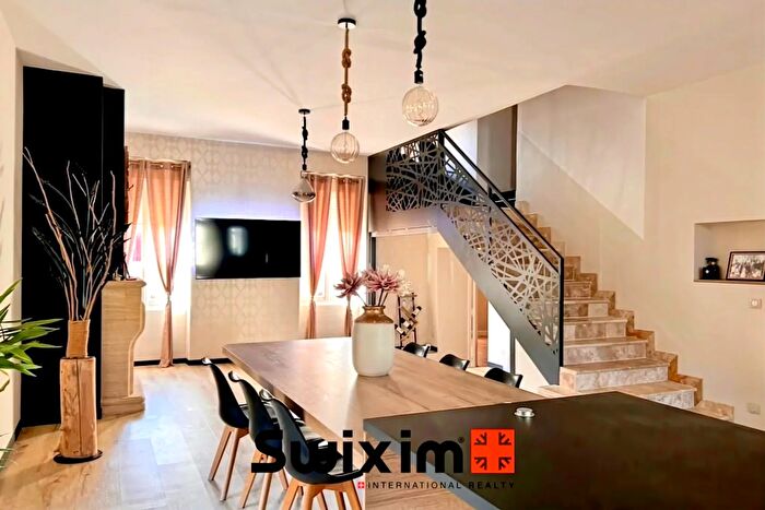 Maison 8 pièces à Saint-Estèphe, à vendre