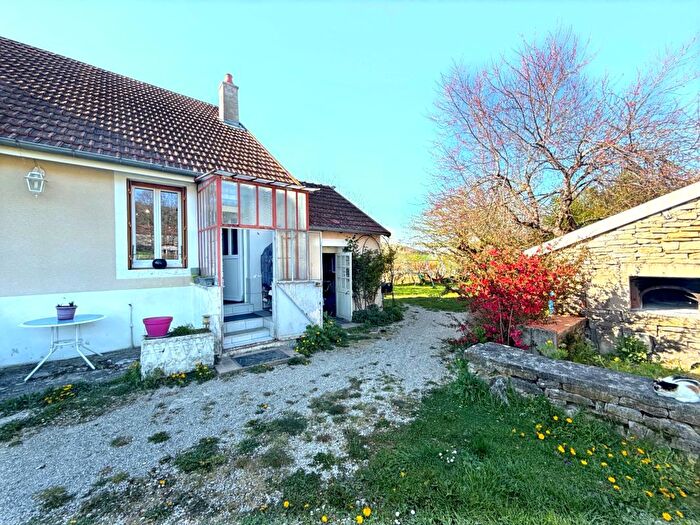 Maison à vendre - Quemigny-Poisot - 6 pièces - 4 chambres