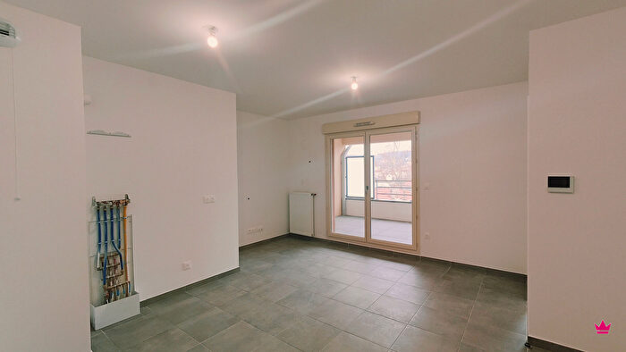 Appartement à vendre - Vénissieux, Centre-ville - 1 pièce