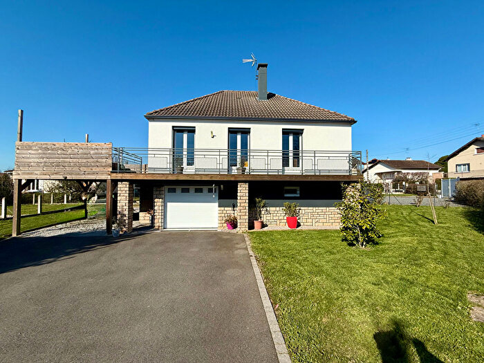 Maison à vendre - Dompierre-sur-Besbre - 5 pièces - 4 chambres