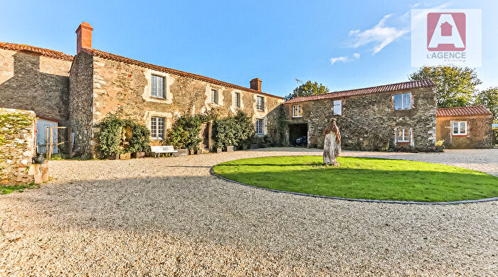 Maison à vendre - Le Fenouiller - 11 pièces - 6 chambres