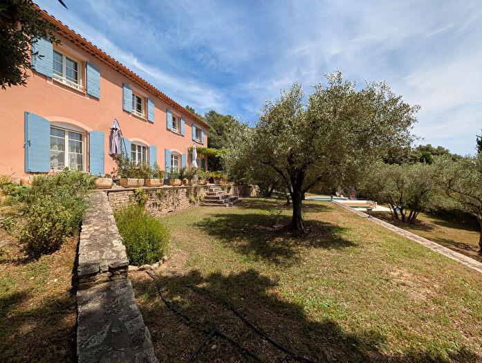 Maison 9 pièces à vendre à La Bastidonne